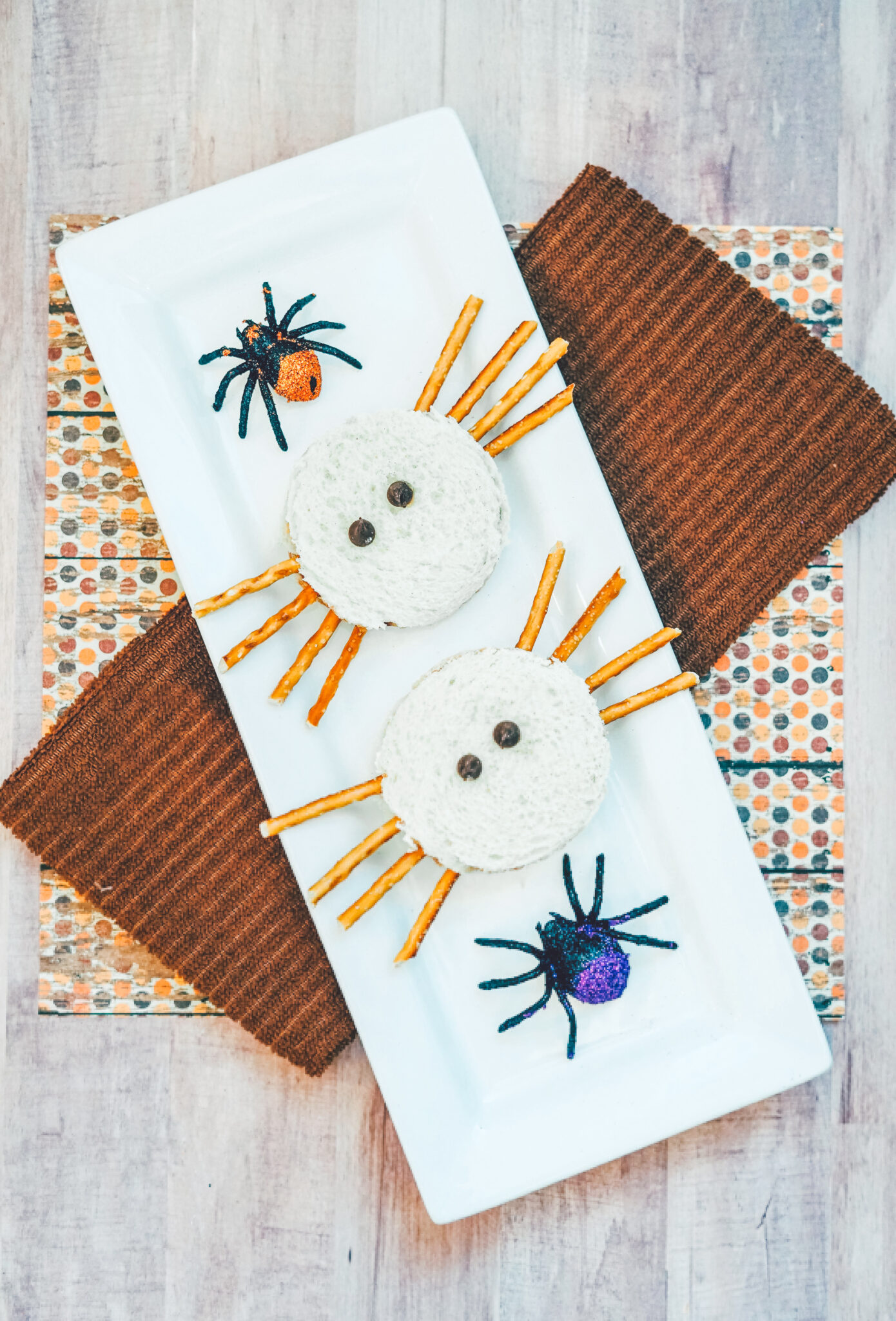 Quick and Easy Halloween Spider Sandwiches for School Lunches - Kiss My ...